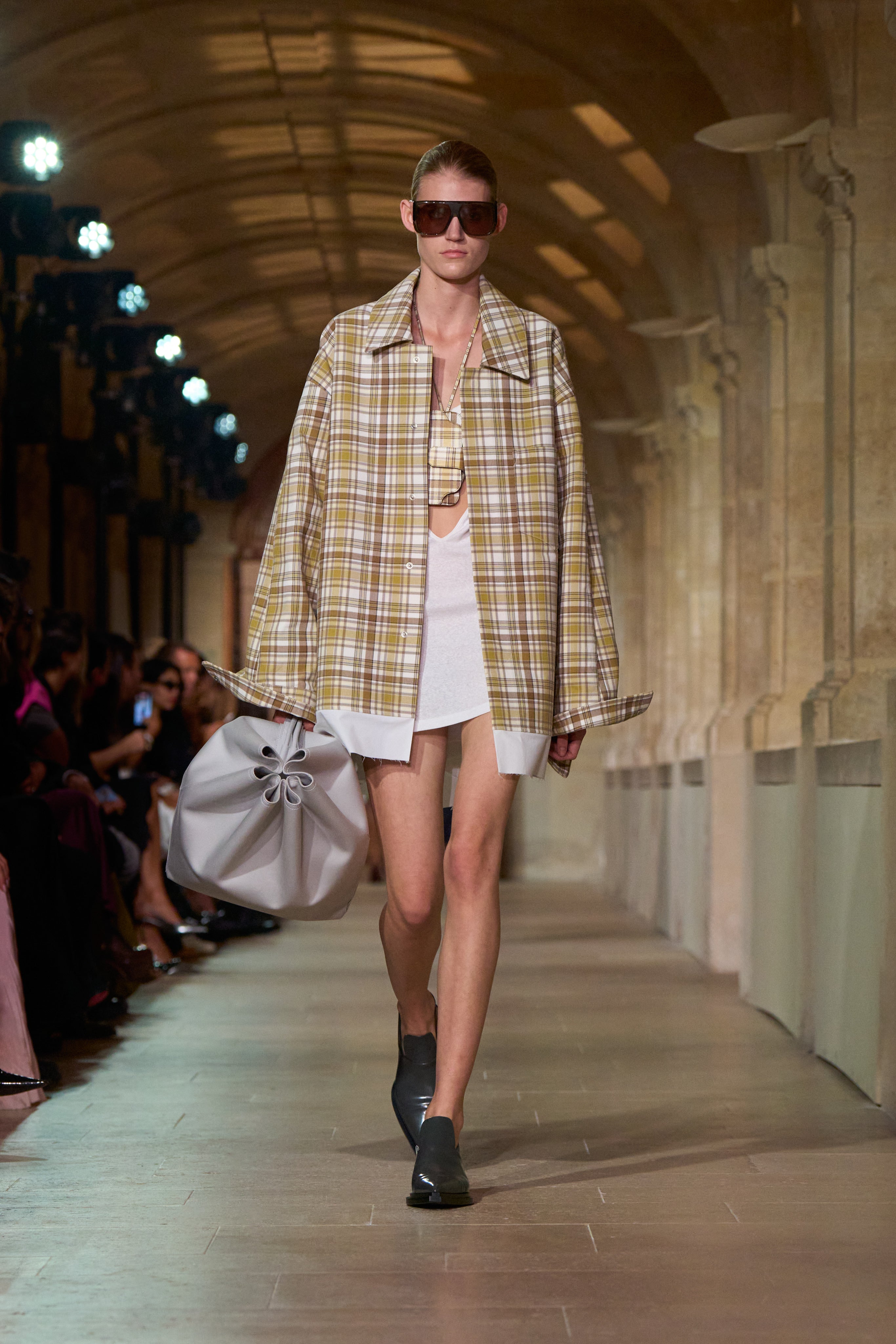 SS26 LOOK 17 – Victoria Beckham UK